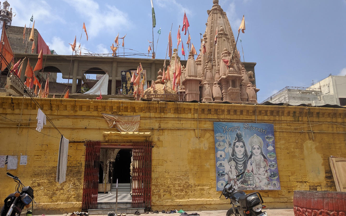 Temples In Pakistan & The Importance They Hold | Zameen Blog