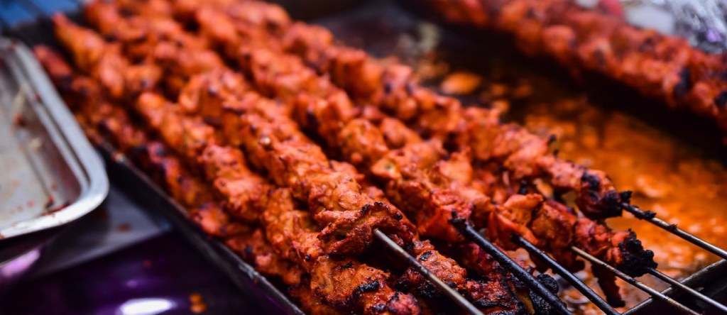 Must-Have Desi Food Items in Karachi | Zameen Blog