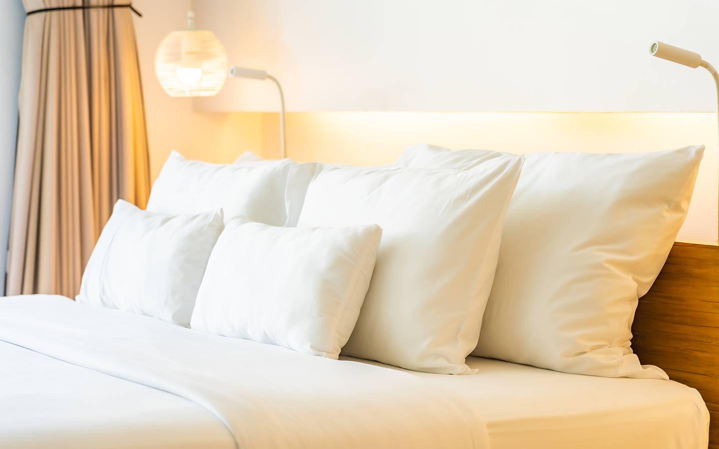Guest Bedroom Essentials For A Comfortable Stay | Zameen Blog