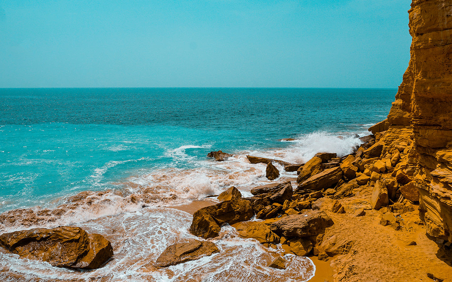 Marine Tourism in Pakistan: Plans, Blue Economy & More | Zameen Blog