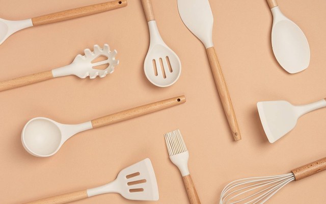 Different Types Of Safe Cookware For Your Kitchen | Zameen Blog