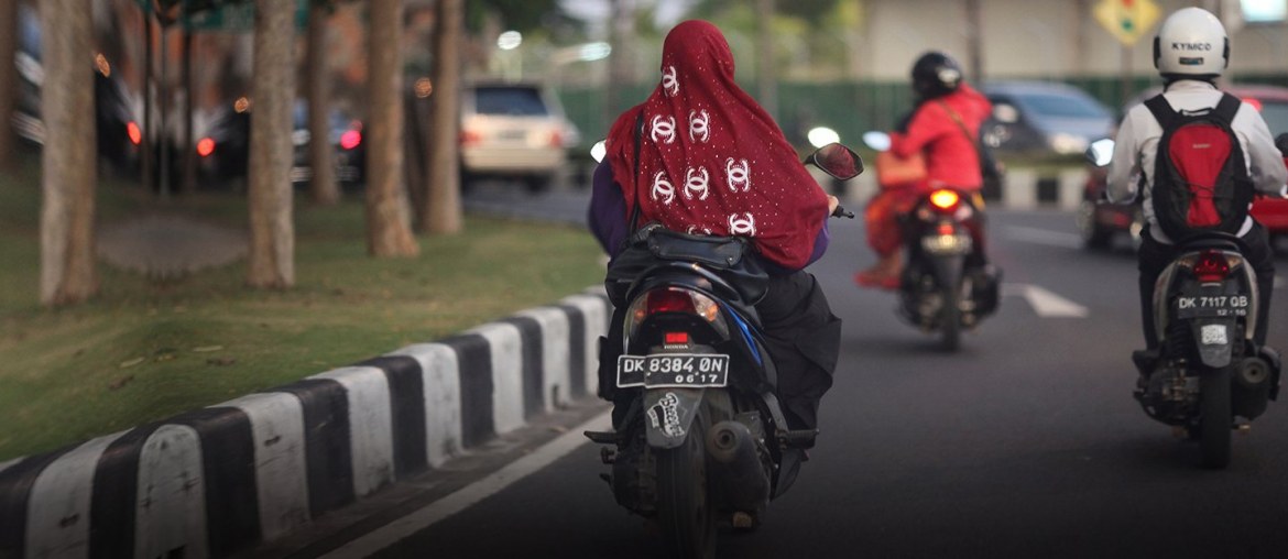 Motorbike Learning Lessons For College Students In Sindh | Zameen Blog