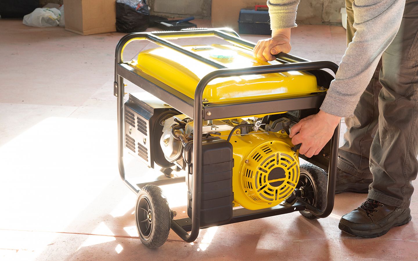 Checklist to Maintain a Generator at Home | Zameen Blog