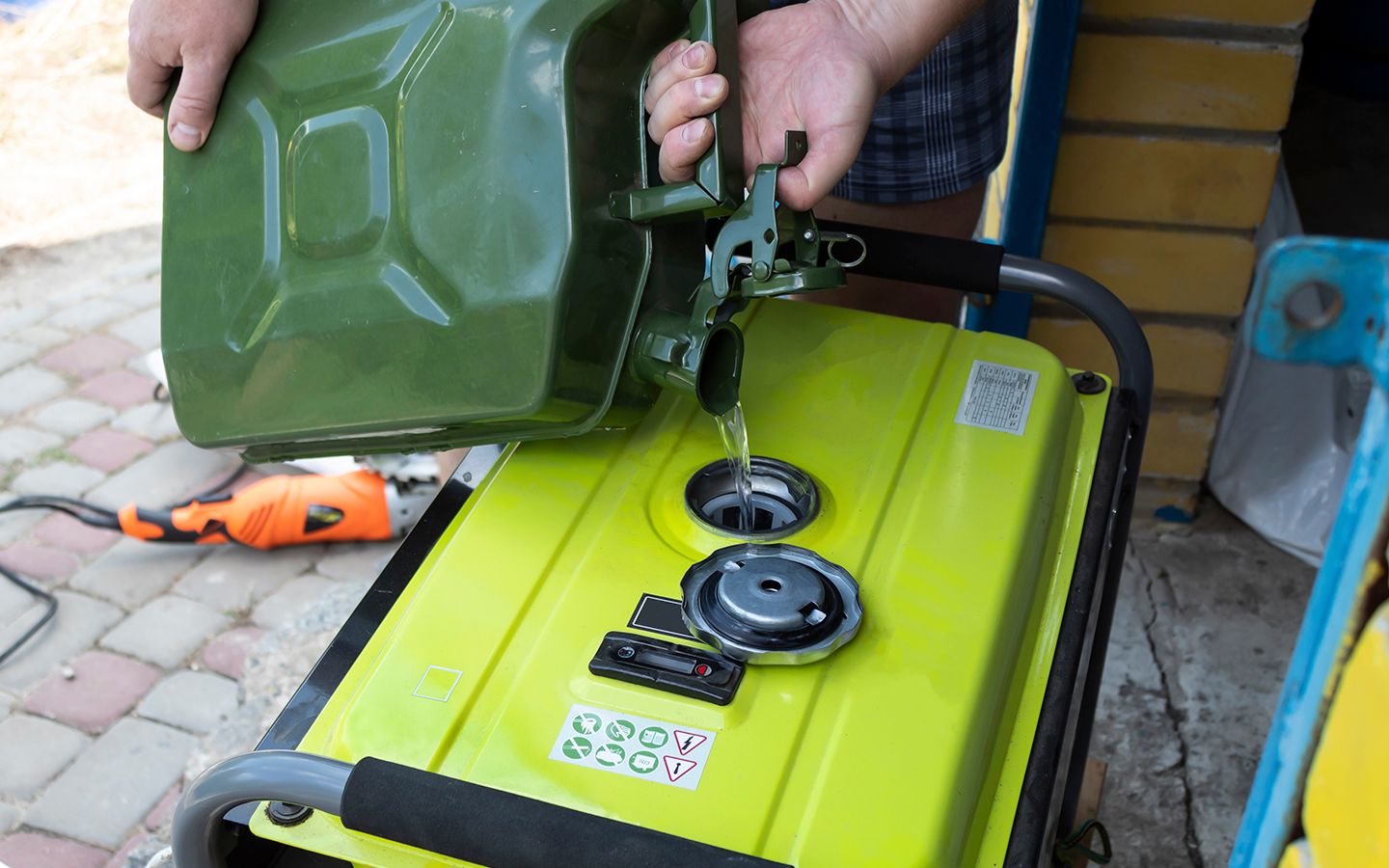 Checklist to Maintain a Generator at Home | Zameen Blog