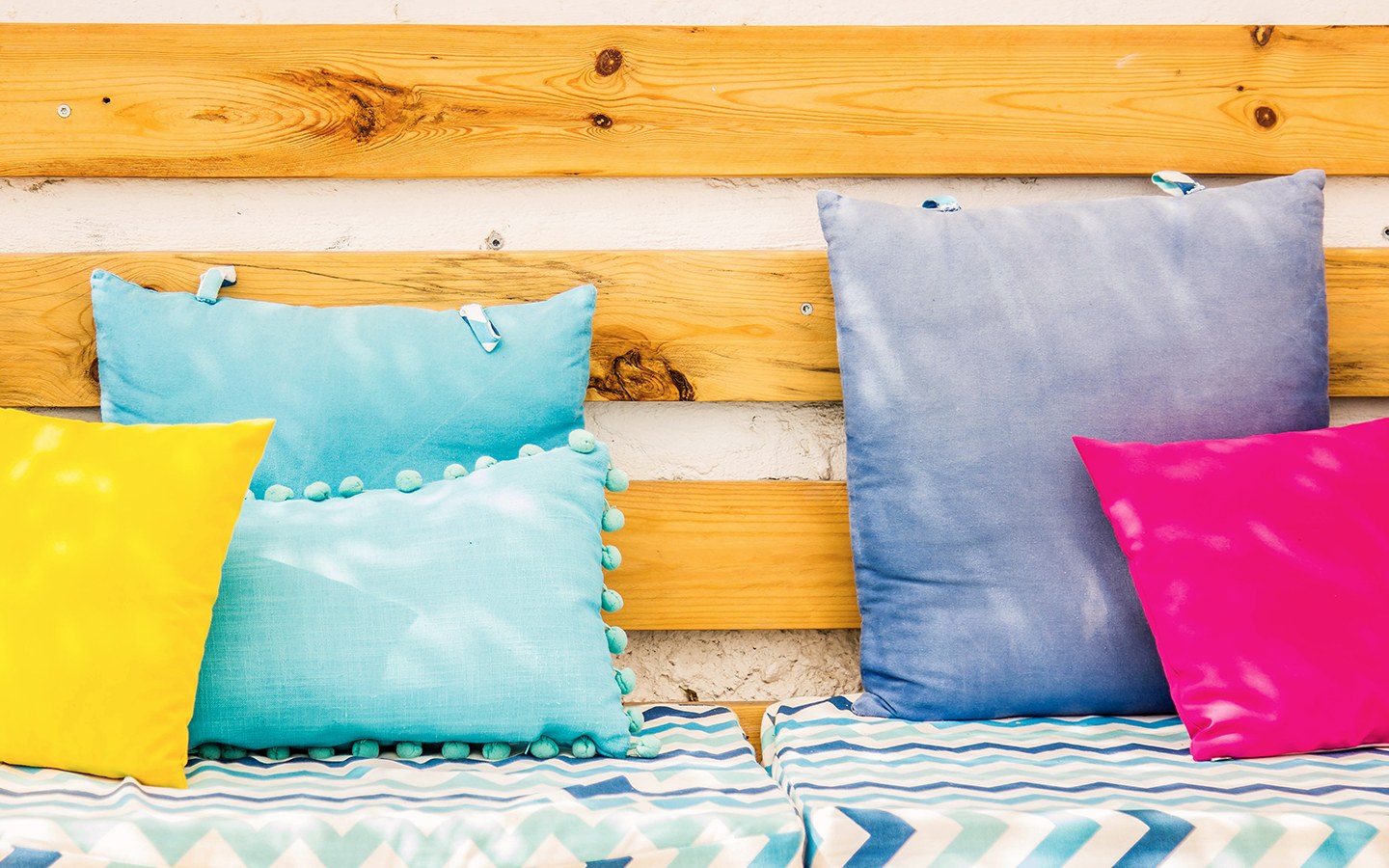 Décor Ideas To Cheer Up Outdoors In Rainy Season| Zameen Blog