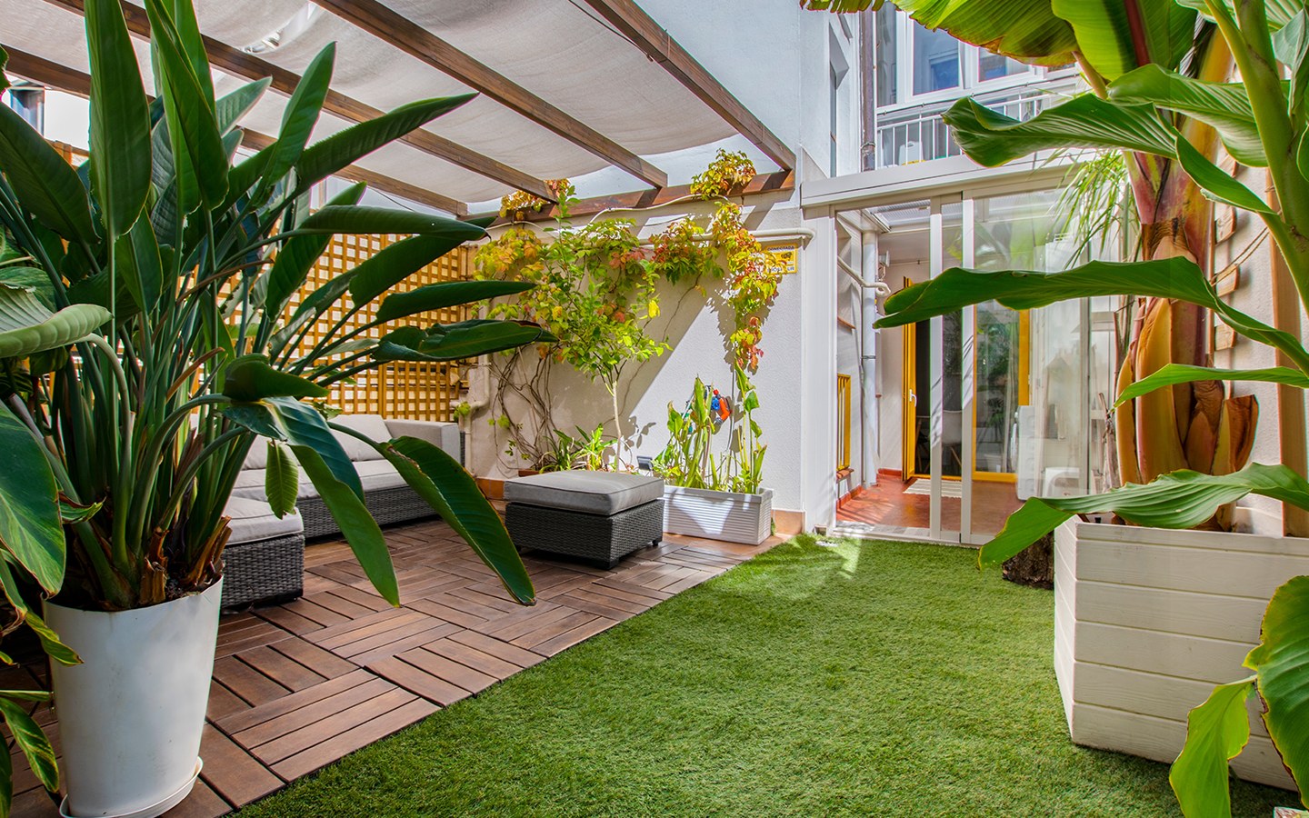 Décor Ideas To Cheer Up Outdoors In Rainy Season| Zameen Blog